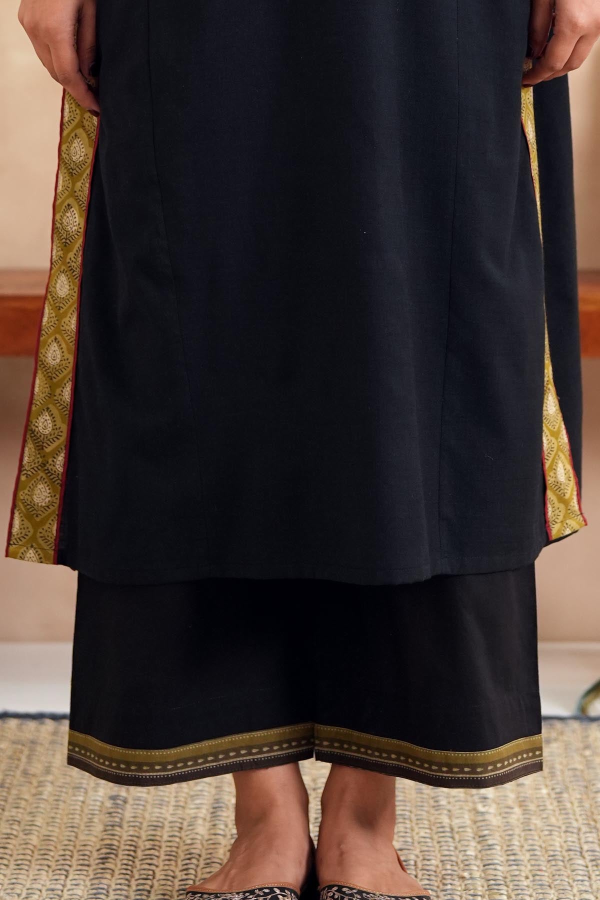 Straight Fit Pant In Black Cotton Fabric | Cotras