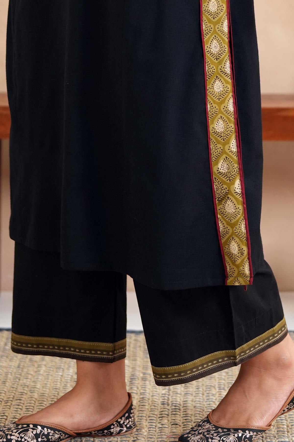 Straight Fit Pant In Black Cotton Fabric | Cotras