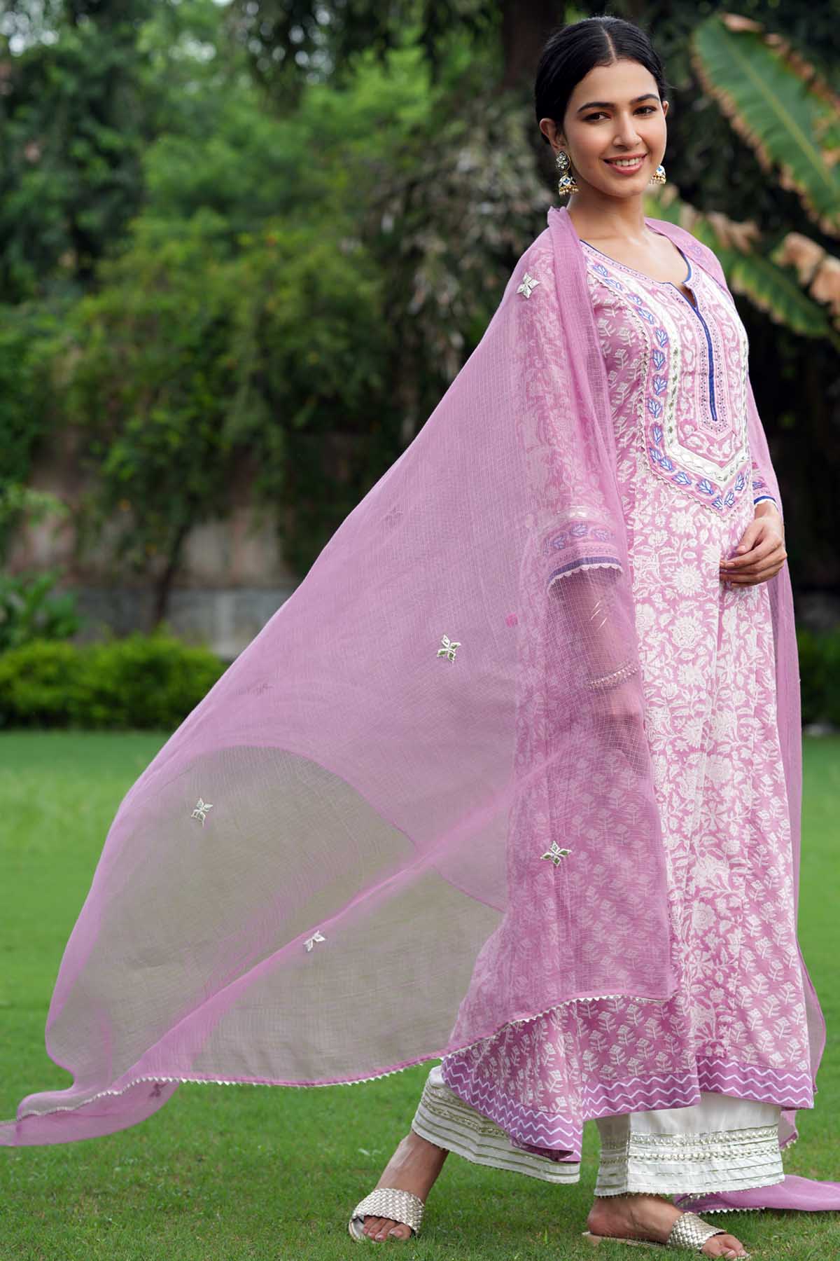 Light Purple Kotadoriya Dupatta With Gota Work | cotrasworld